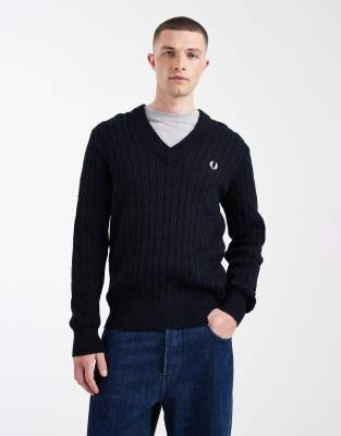 Fred Perry cable knit v neck logo jumper in navy | ASOS