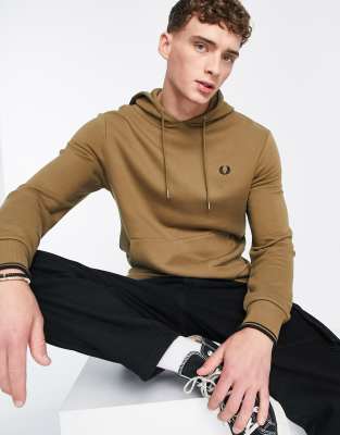 Fred Perry - Sweat à capuche avec liseré - Taupe | ASOS