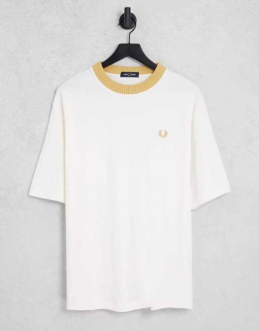 Fred Perry - T-shirt met gebreid randje in wit | ASOS Fred Perry - T-shirt met gebreid randje in wit | ASOS