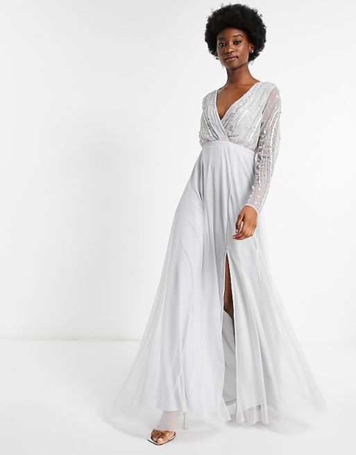 Frock and Frill – Jasnoszara zdobiona sukienka maxi z kopertowym ... Frock and Frill – Jasnoszara zdobiona sukienka maxi z kopertowym ...