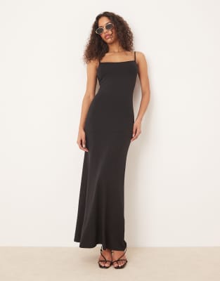 Gina Tricot - Robe longue à bretelles fines en jersey stretch et doux - Noir | ASOS
