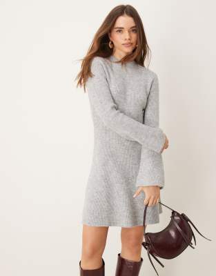 Gina Tricot - Robe patineuse courte en maille côtelée à col ras de cou - Gris chiné | ASOS