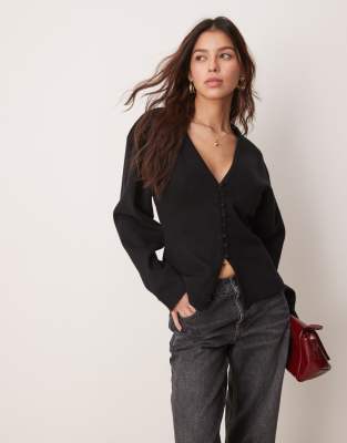 Gina Tricot – Svart, stickad kofta med knappar och skulpterad design | ASOS