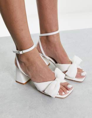 Glamorous - Sandalen met halfhoge hak en strik in wit | ASOS