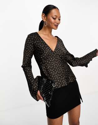 Glamorous v neck fluted sleeve blouse in brown rose bud | ASOS