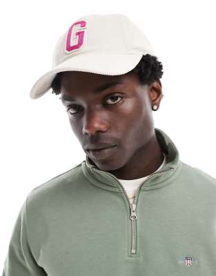 Gorra de béisbol color crema con parche de letra G de pana de GANT | ASOS