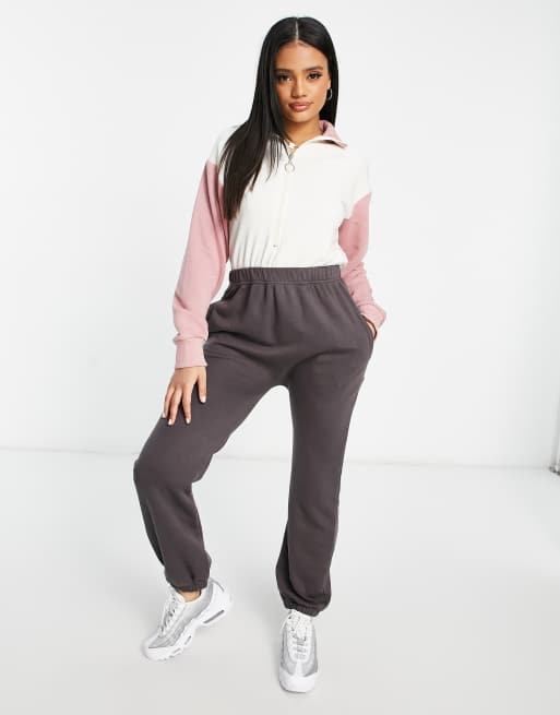 I Saw It First – Jumpsuit mit hohem Kragen und Farbblock-Design in ...
