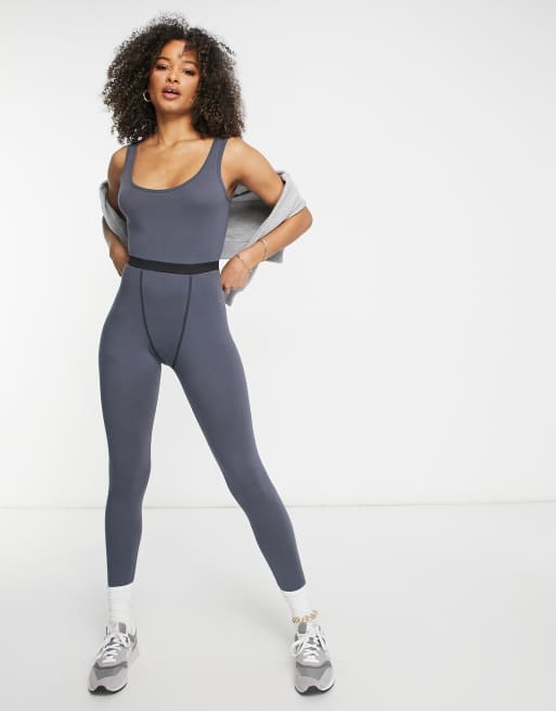 I Saw It First - Tuta jumpsuit grigia con cuciture a contrasto | ASOS