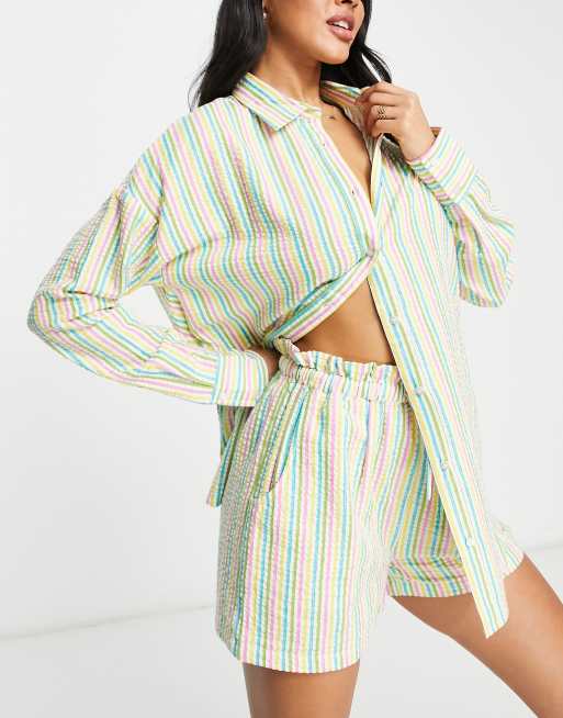 Influence - Strandsæt med croptop og shorts med gule striber | ASOS