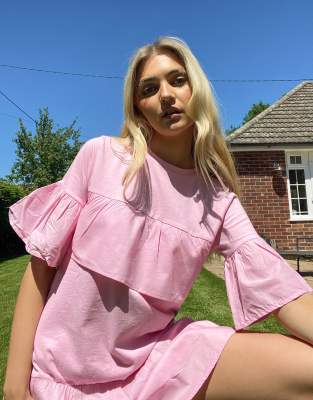 Influence tiered smock dress in pink | ASOS