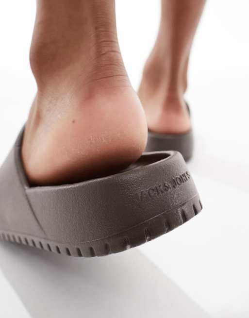Jack & Jones molded slides in brown | ASOS