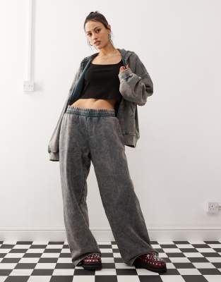 Joggers azules extragrandes con lavado ácido de Weekday (parte de un ...