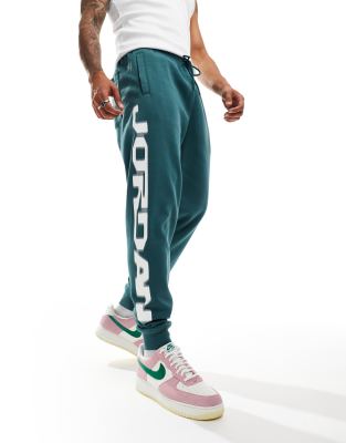 Jordan – MVP – Fleece-Jogginghose in Dunkelgrün mit Grafiklogo | ASOS