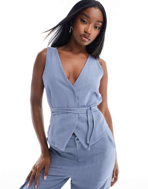 Kaiia - Veston d'ensemble ajusté avec lien noué à la taille - Bleu jean | ASOS