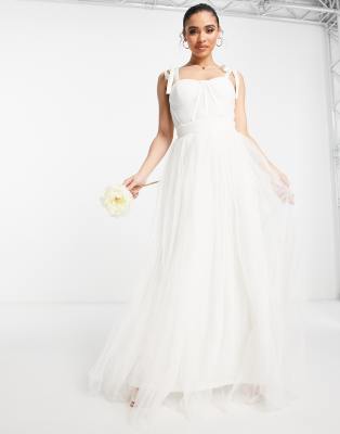 Lace & Beads - Bruidskleding - Lange jurk van tule met gestrikte schouderbandjes en korset in ...