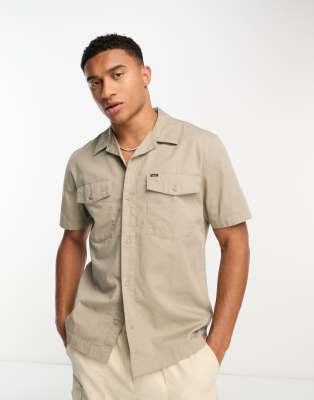 Lee short sleeve relaxed fit Chetopa twill shirt in beige | ASOS