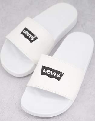 Levi's Batwing logo slider in white | ASOS