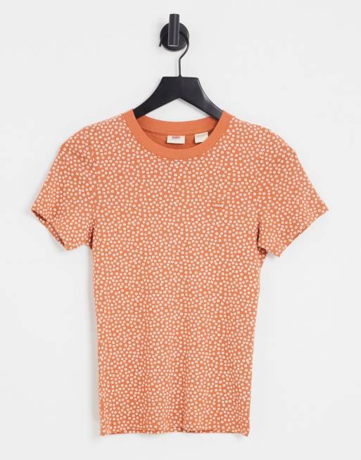 Levi's – Knapp geschnittenes, geripptes T-Shirt mit Gänseblümchenprint ...