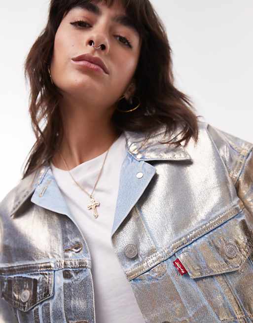 Levi's metallic shrunken 90s denim trucker jacket in gold | ASOS Levi's metallic shrunken 90s denim trucker jacket in gold | ASOS