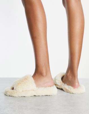 Loungeable super fluffy slider slippers in cream | ASOS