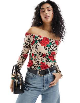 Miss Selfridge - Bardottop med dyre- og rosenprint | ASOS