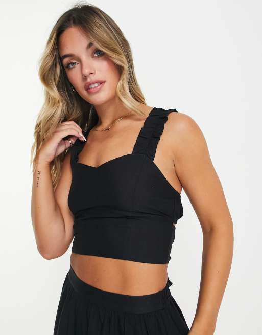 Miss Selfridge - Crop top d'ensemble effet lin à bretelles volantées - Noir | ASOS