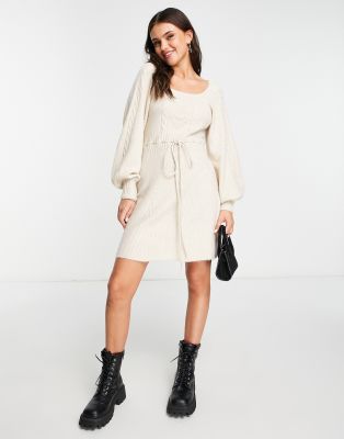 Miss Selfridge – Havrefärgad stickad klänning med hjärtan och puffärmar ...