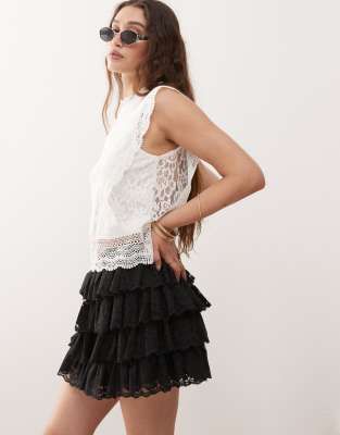 Miss Selfridge - Mini-jupe en dentelle - Noir | ASOS