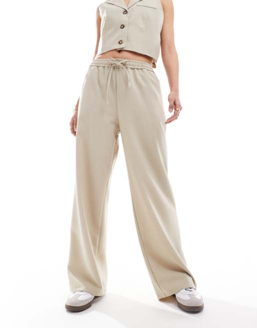Miss Selfridge - Pantalon d'ensemble décontracté à enfiler à rayures fines - Beige | ASOS