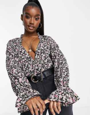 Missguided - Body cache-cœur à volants et imprimé floral - Noir | ASOS