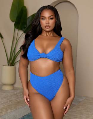 Moda Minx x Bernadette Afia Curve - Haut de bikini froissé avec détail noué à l'avant - Bleu de ...