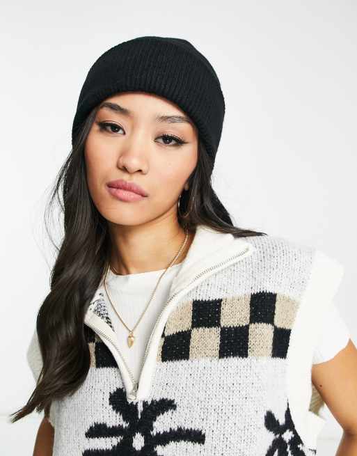 Monki knitted beanie hat in black | ASOS