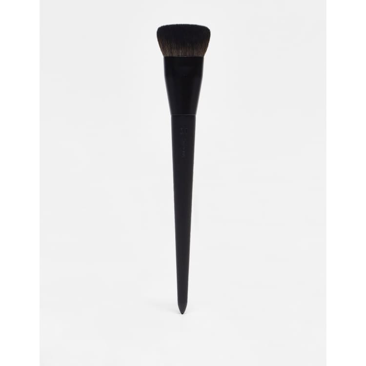 Dense Makeup Brush | Saubhaya Makeup