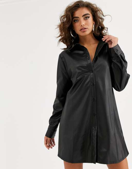 NA-KD - Robe chemise courte en imitation cuir - Noir | ASOS