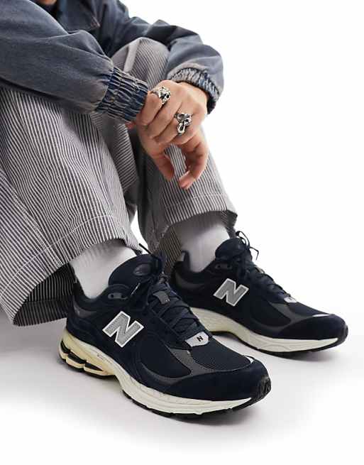 New Balance 2002 sneakers in black | ASOS New Balance 2002 sneakers in black | ASOS