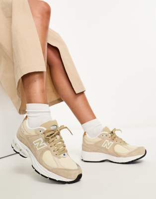 New Balance 2002 sneakers in tan | ASOS