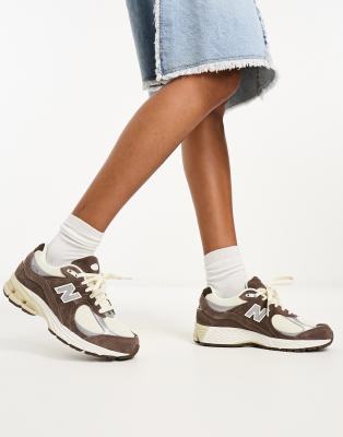 New Balance 2002R sneakers in brown - Exclusive to ASOS | ASOS