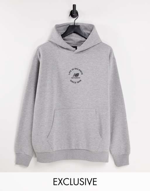 New Balance Life In Balance Felpa Grigia Con Cappuccio Asos