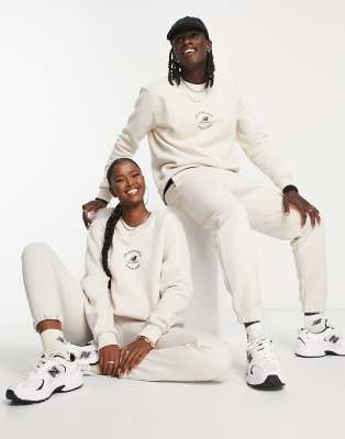 New Balance - Life in Balance - Uniseks sweatshirt in ecru | ASOS