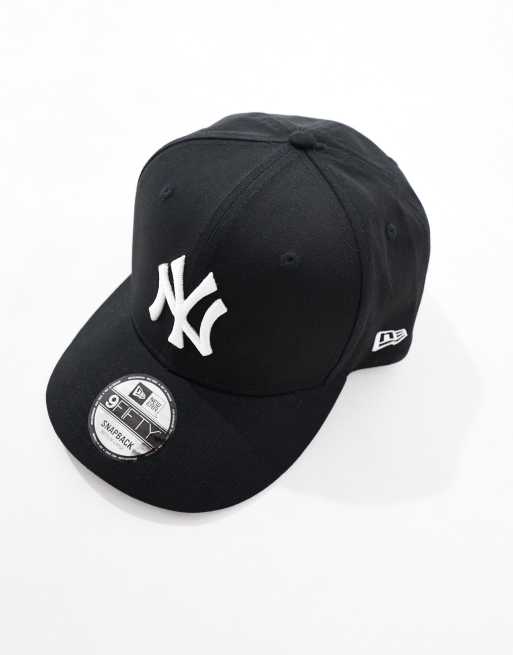 New Era NY Yankees 9Fifty snapback cap in black | ASOS