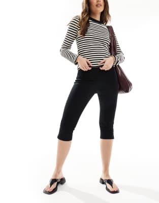 New Look denim capri pants in black | ASOS