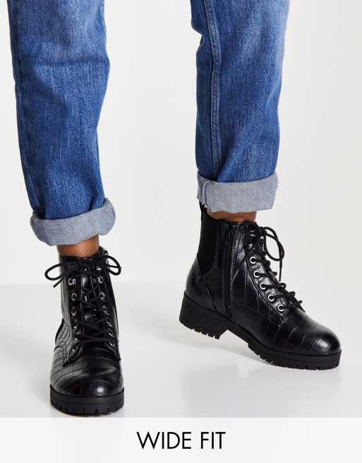 New Look Extra Wide Fit Bottes Plates à Lacets Avec Détail En Métal
