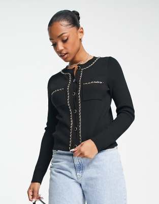 New Look knitted cardigan with chain detail trim in black | ASOS