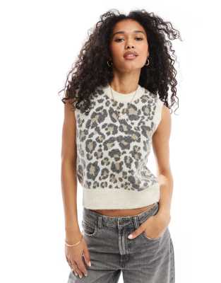 New Look knitted singlet in leopard print | ASOS