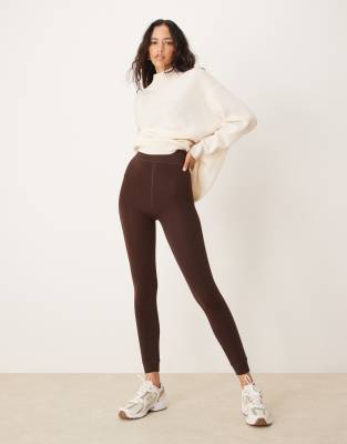 New Look – Leggings in Braun mit Fleecefutter | ASOS
