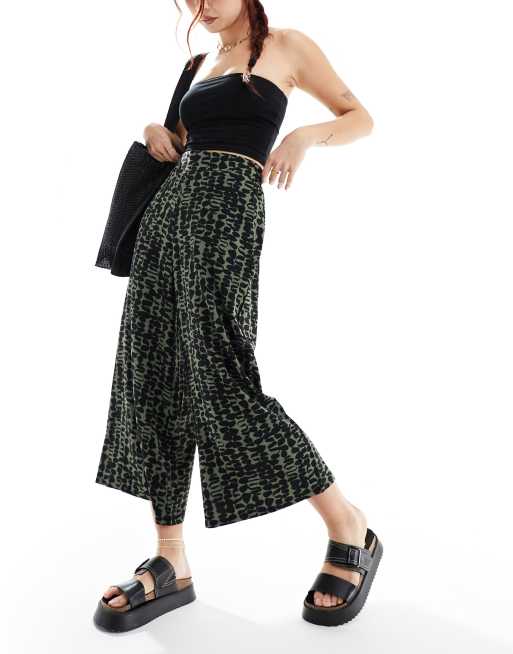 Patterned cropped pants store