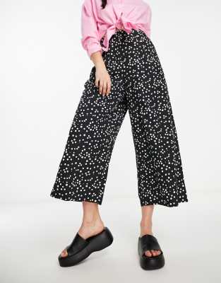 New Look polka dot wide leg cropped trousers in black | ASOS