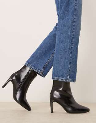 New Look square toe heeled boots in black | ASOS
