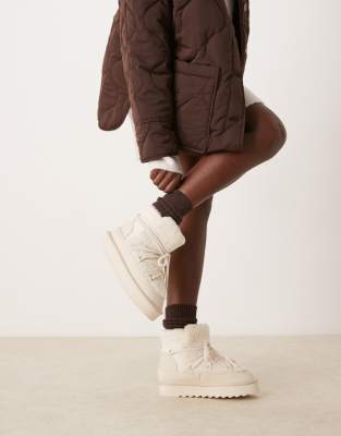 New Look suedette snow boots in cream | ASOS