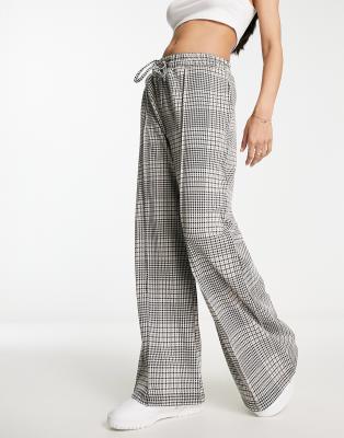 New Look wide leg trousers in brown check | ASOS